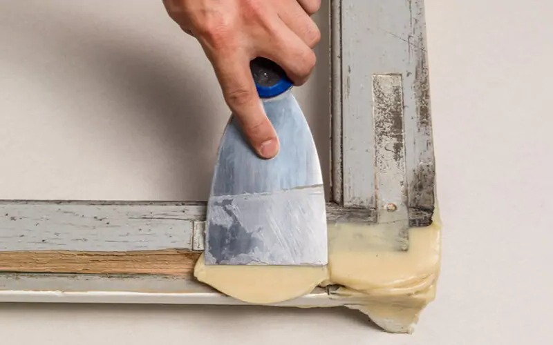 Mastic bois : application solide et durable